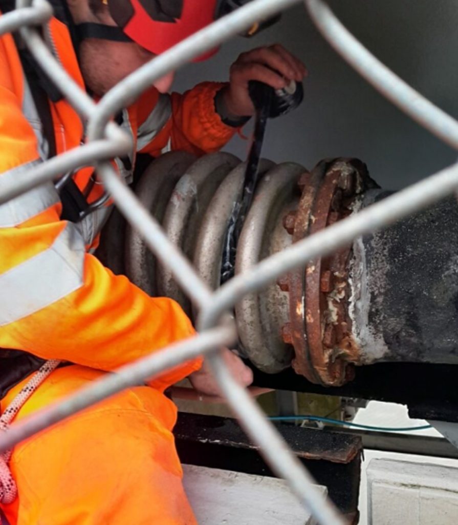 Suspension Bridge Leaking Water Pipe Expansion Joint Repair